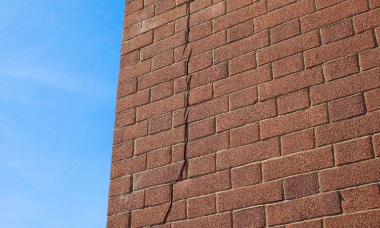 How to Repair Structural Cracks in Brick Walls - SMR Builders